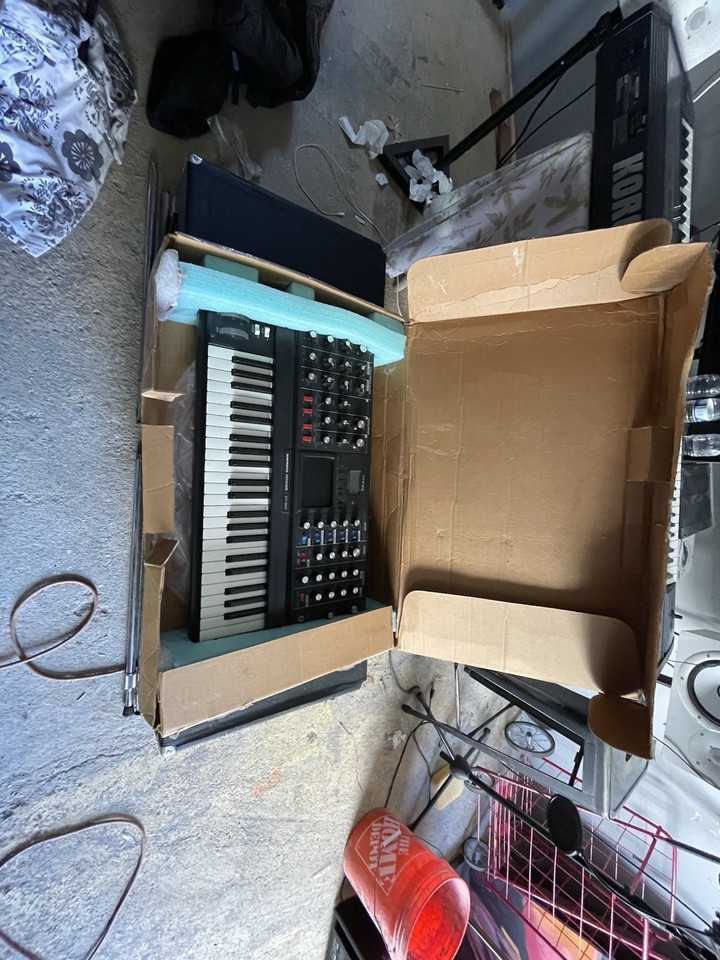 Moog Minimoog Voyager Electric Blue Keyboard Synthesizer | eBay