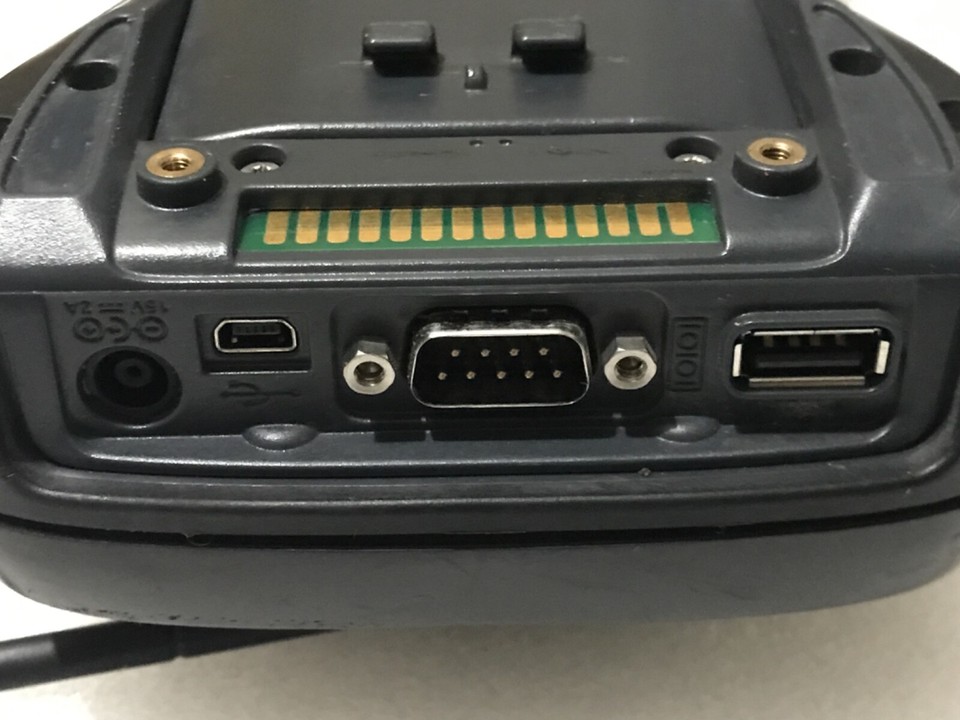 Trimble R8 Model 3 + 2 Batteries + TSC3 & Bag + Solid Case + Chargers ...