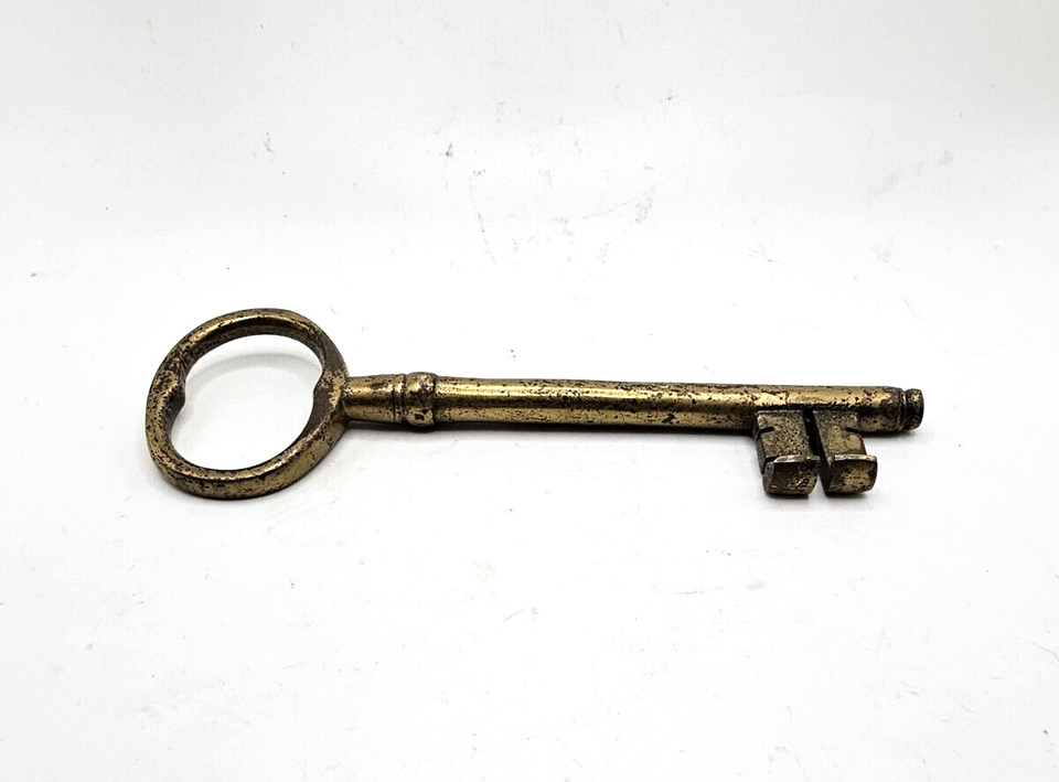 ANTIQUE LARGE IRON KEY CASTLE KEY JAIL HOUSE LOCK KEY CHURCH DOOR ...