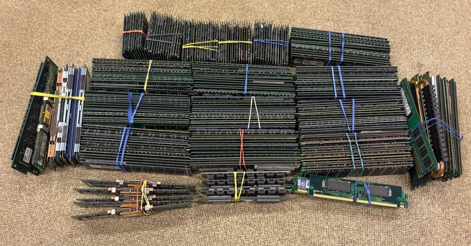 256 Piece 9.5 lb Bulk DDR1 DDR2 DDR3 RAM Lot Scrap Gold Recovery High ...