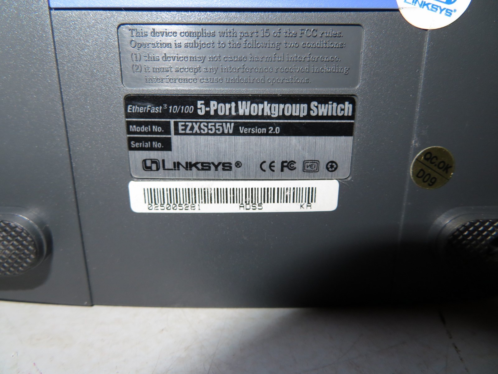 Linksys EtherFast 10/100 5-Port Workgroup Switch EZXS55W Switch 5 ports ...