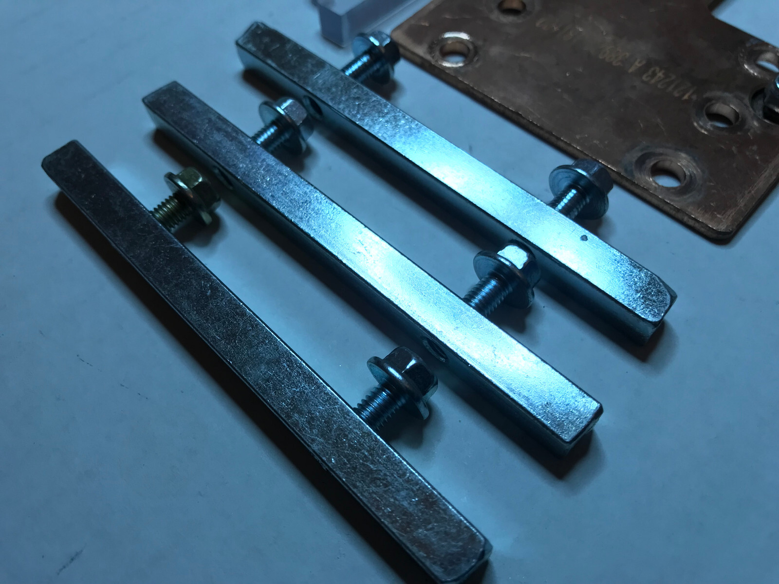 END BUSBAR, THREADED INSERTS AND BOLTS, PLASTIC DIVIDER for SPIM08HP | eBay