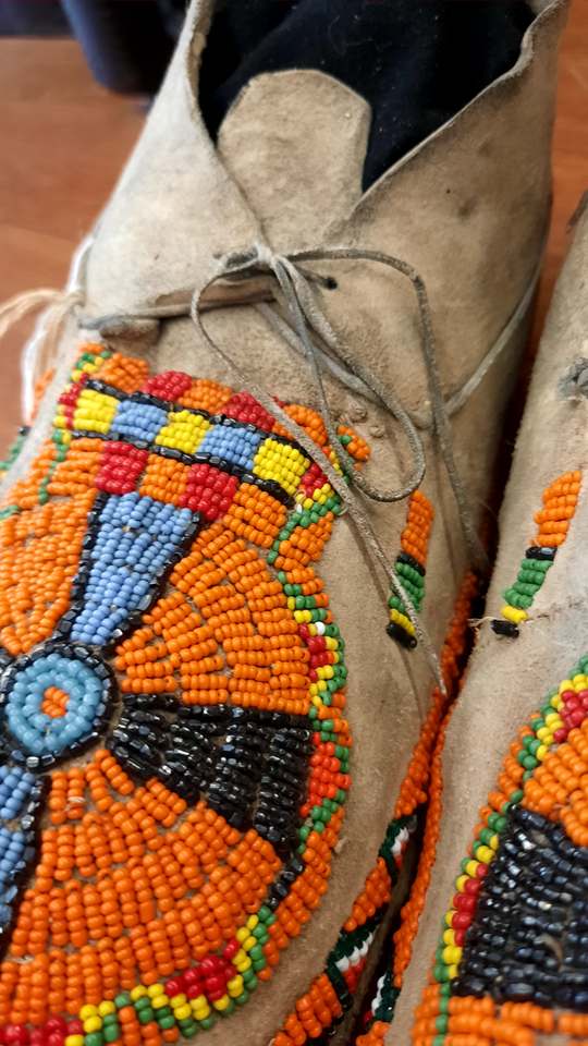Antique Native American Beaded Crow Moccasins c1900s Keyhole Design ...