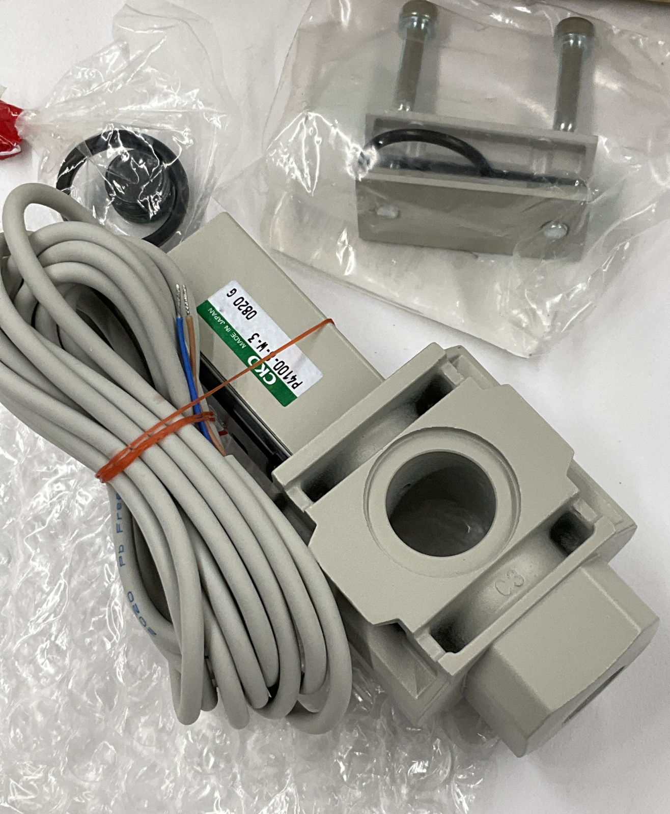 CKD P4100-8-W-3 Compact Pressure Switch RC 1/4" | eBay