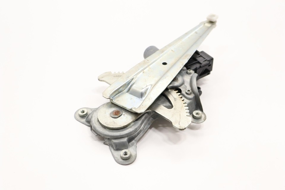 LEXUS IS200T Side/rear/cargo Regulator 2016 Lh 85710-53121 69804-33050 ...