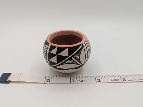 Small Acoma Native American Pot - Hand Painted - Signed by Artist | eBay