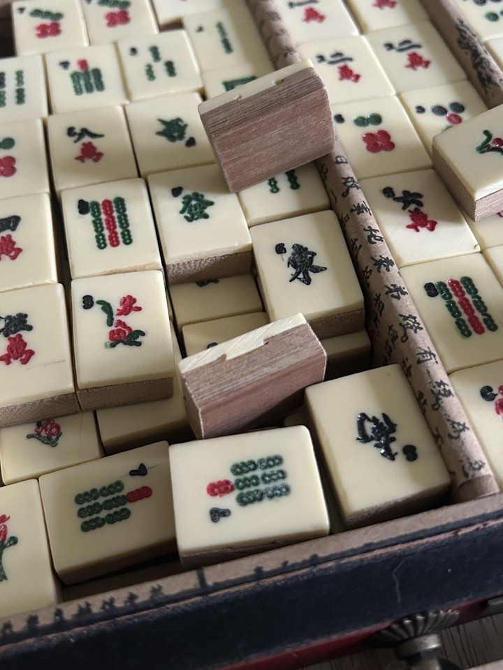 Mahjong Game with English Manual. Beautiful set with bamboo & ivory ...