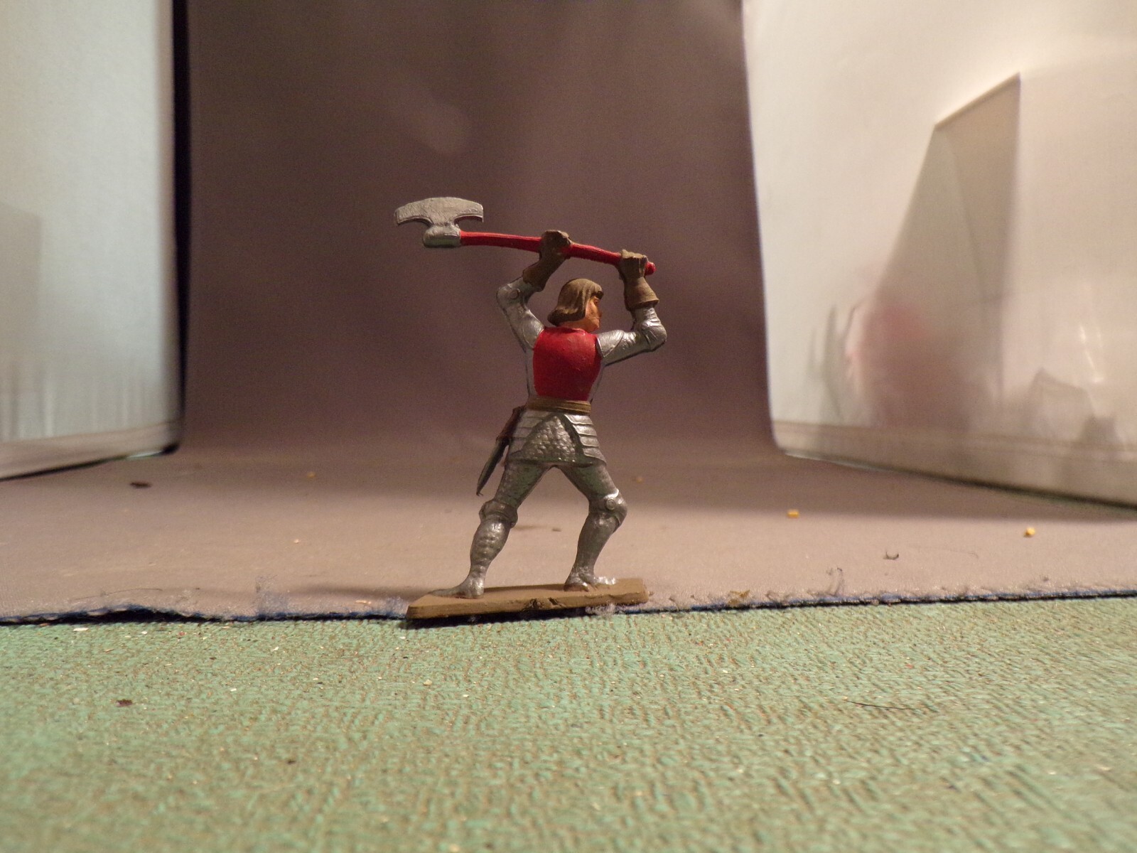 Starlux 56mm Bareheaded Knight Charging with Axe Overhead | eBay