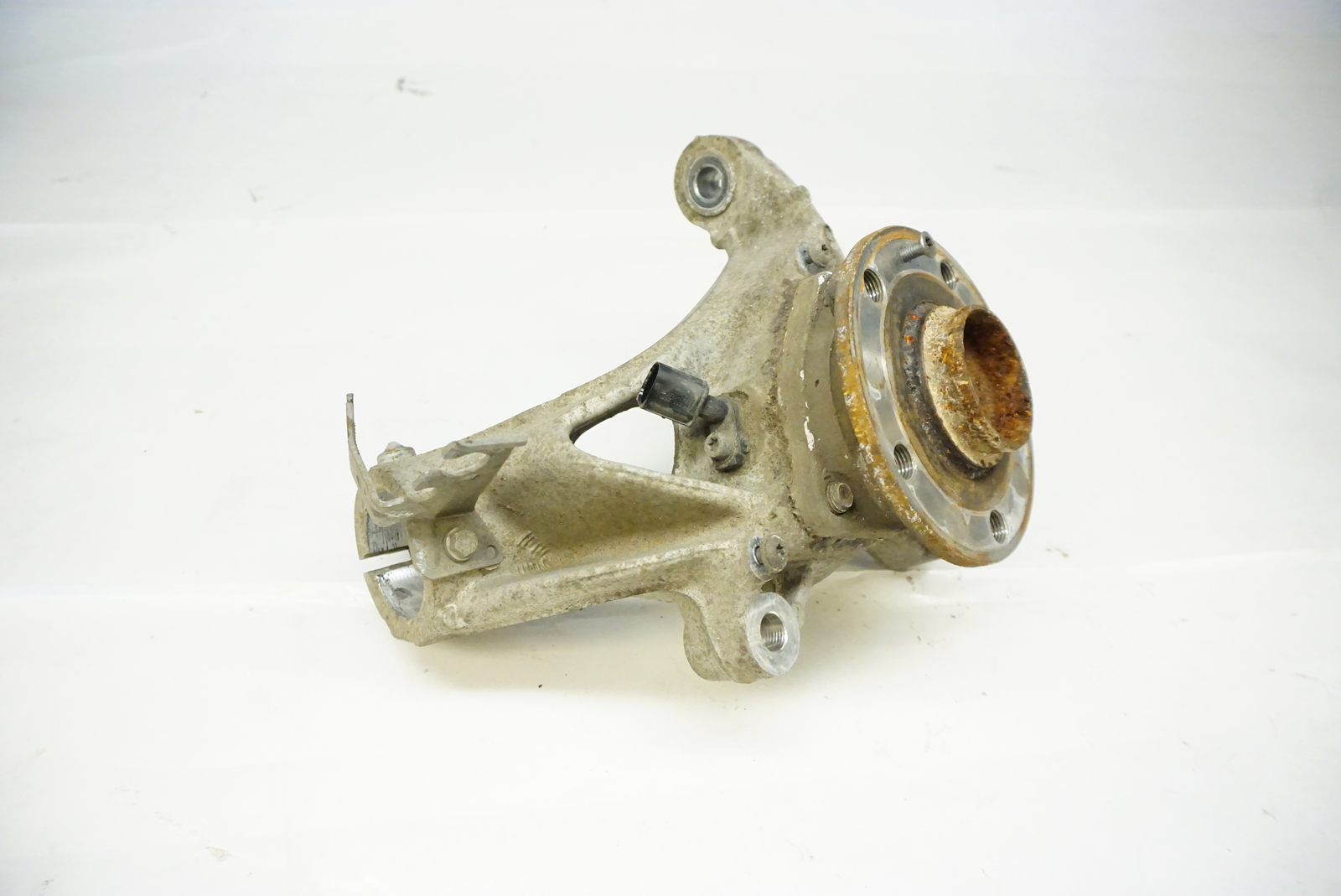 2017-2019 Volkswagen Golf Alltrack Steering Knuckle Spindle Left ...