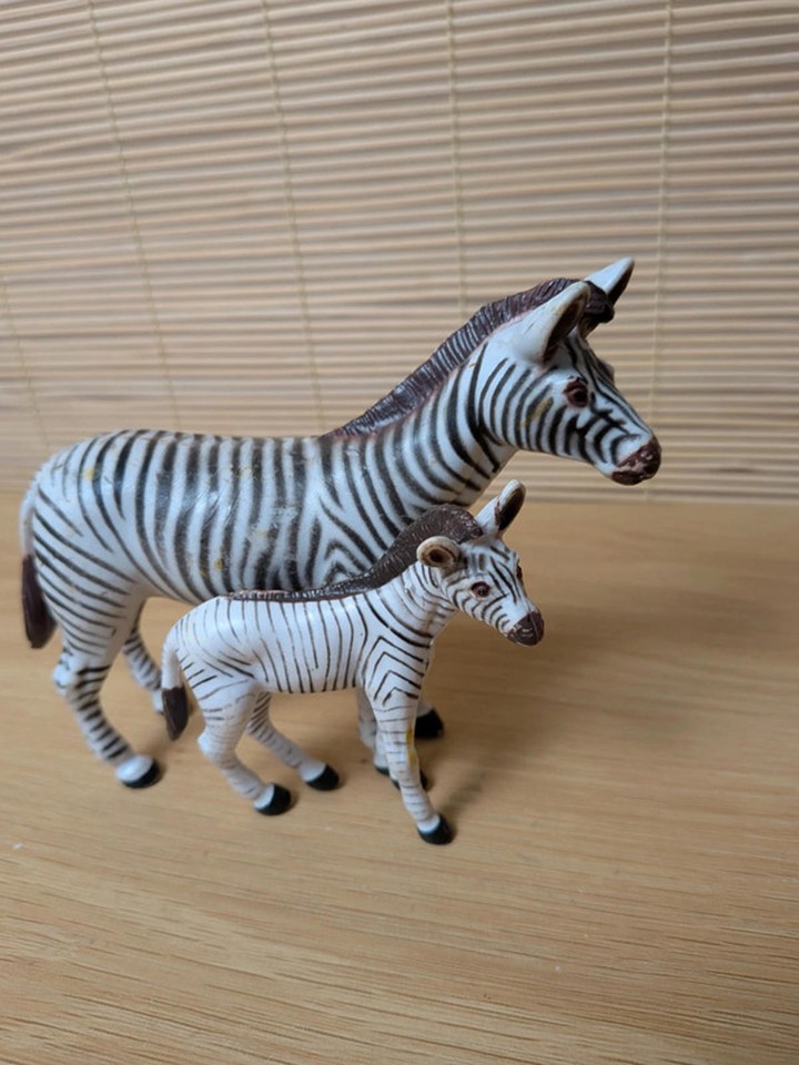 ELC Early Learning Centre AAA Vintage Zebra Figures Mother and Calf Set ...