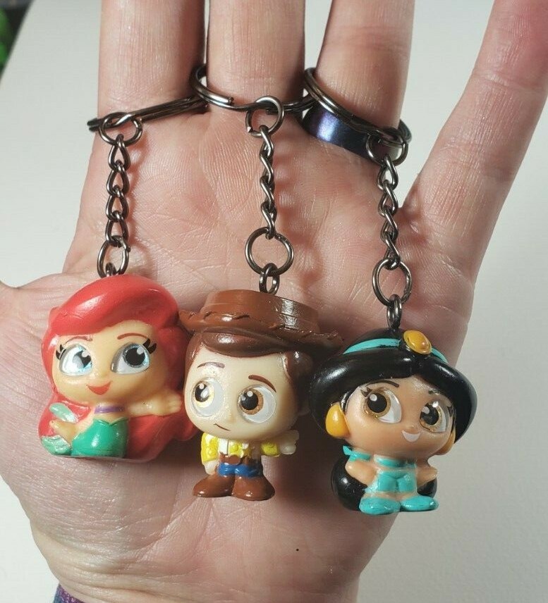 Disney Doorable Keychain (1pc) Mickey, Finding Nemo, Aladdin, Frozen ...