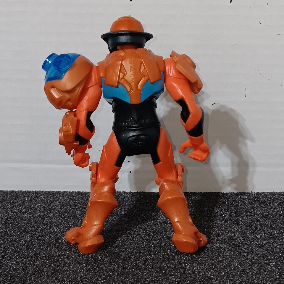 Man At Arms He- Man Masters of the Universe Revelation Masterverse New ...