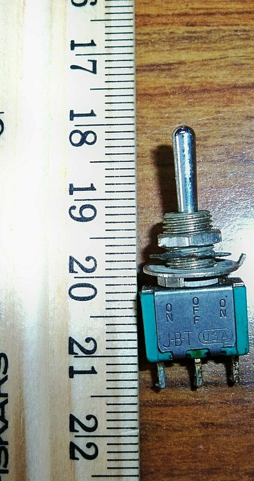 UND LAB INC On-Off-On Toggle Switch - 6A 125VAC / 3A 250VAC | eBay