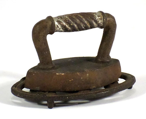 1800s Antique Child's Toy Miniature SAD IRON & TRIVET Cast Iron Twist ...