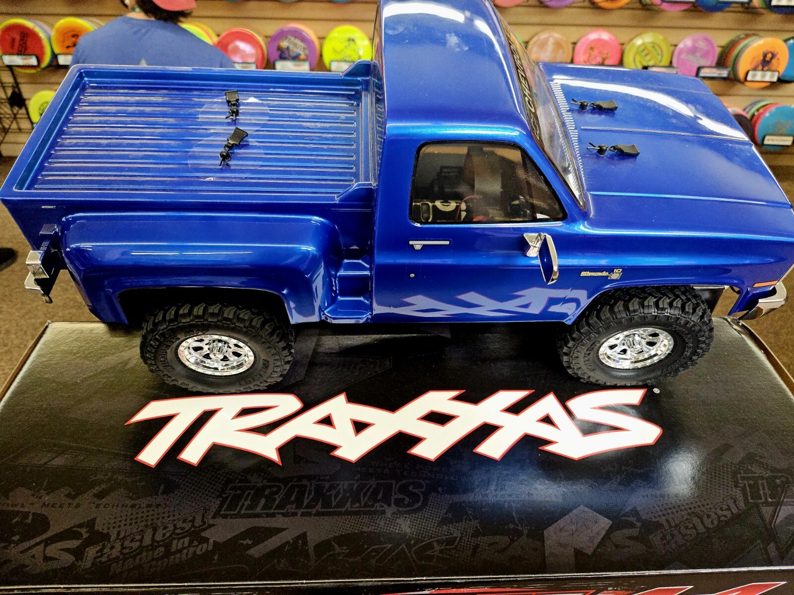 Axial SCX10 III 1982 Chevy K10 "Base Camp" RTR 4WD Rock Crawler Blue ...
