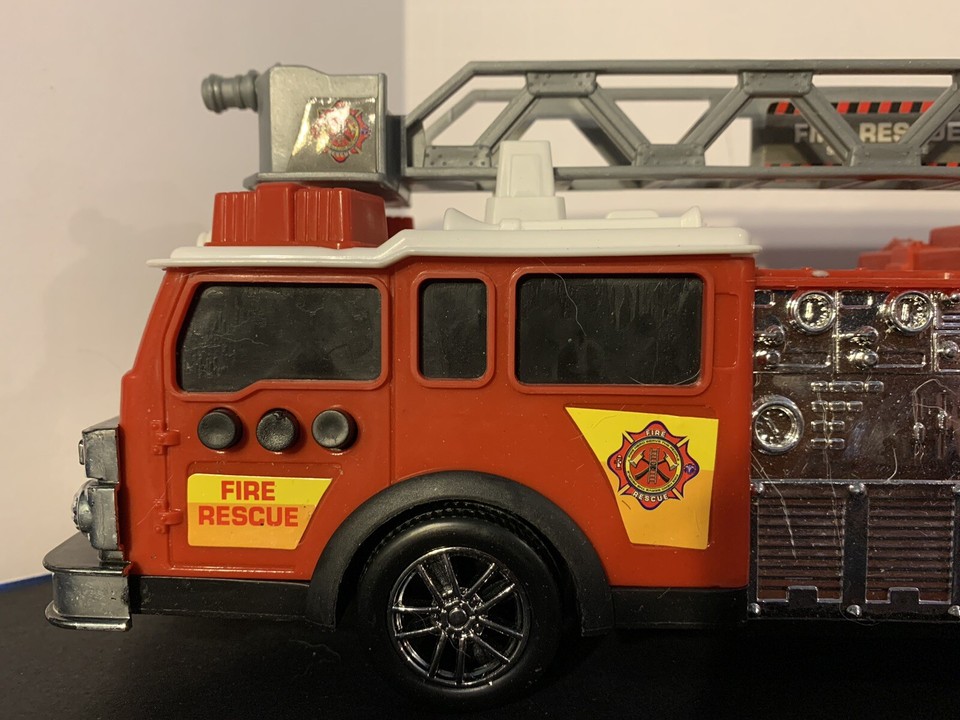 Fire Rescue Fire Truck FD702 Sounds Lights Battery Operated Excite Toy ...