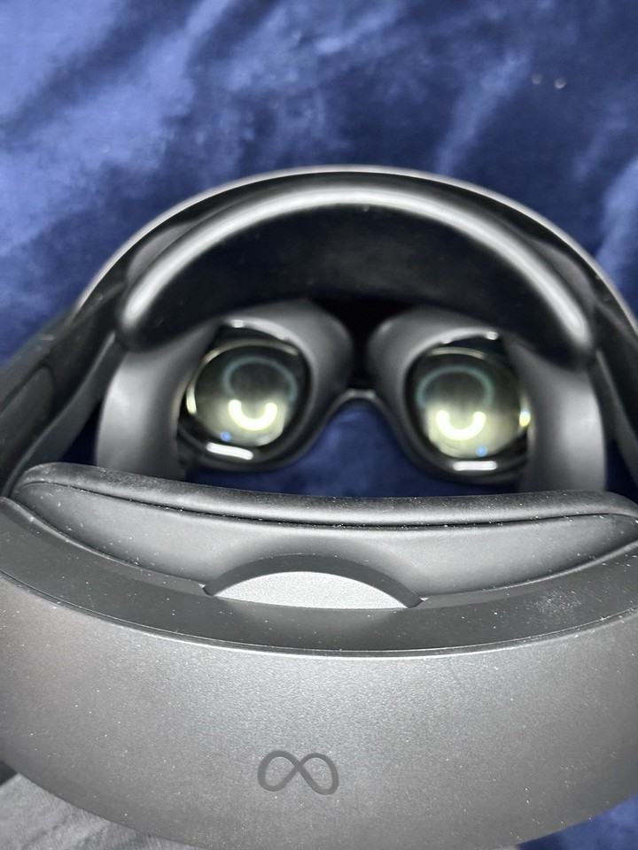 Meta Quest Pro Virtual Reality System - 256GB - VR HEADSET ONLY ...