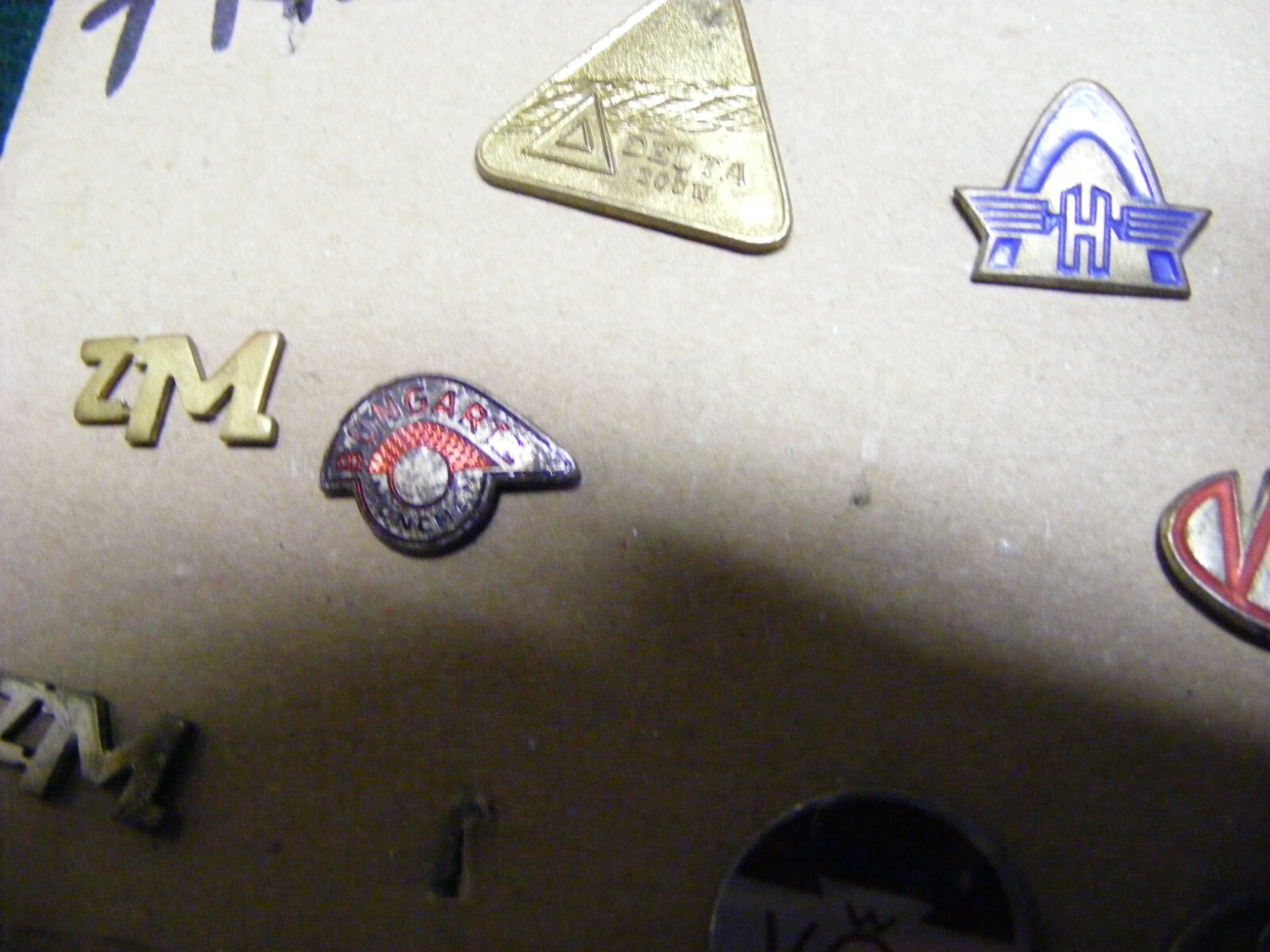 TRACTOR pin badges collection..Lot of 40 different European badges,prob ...