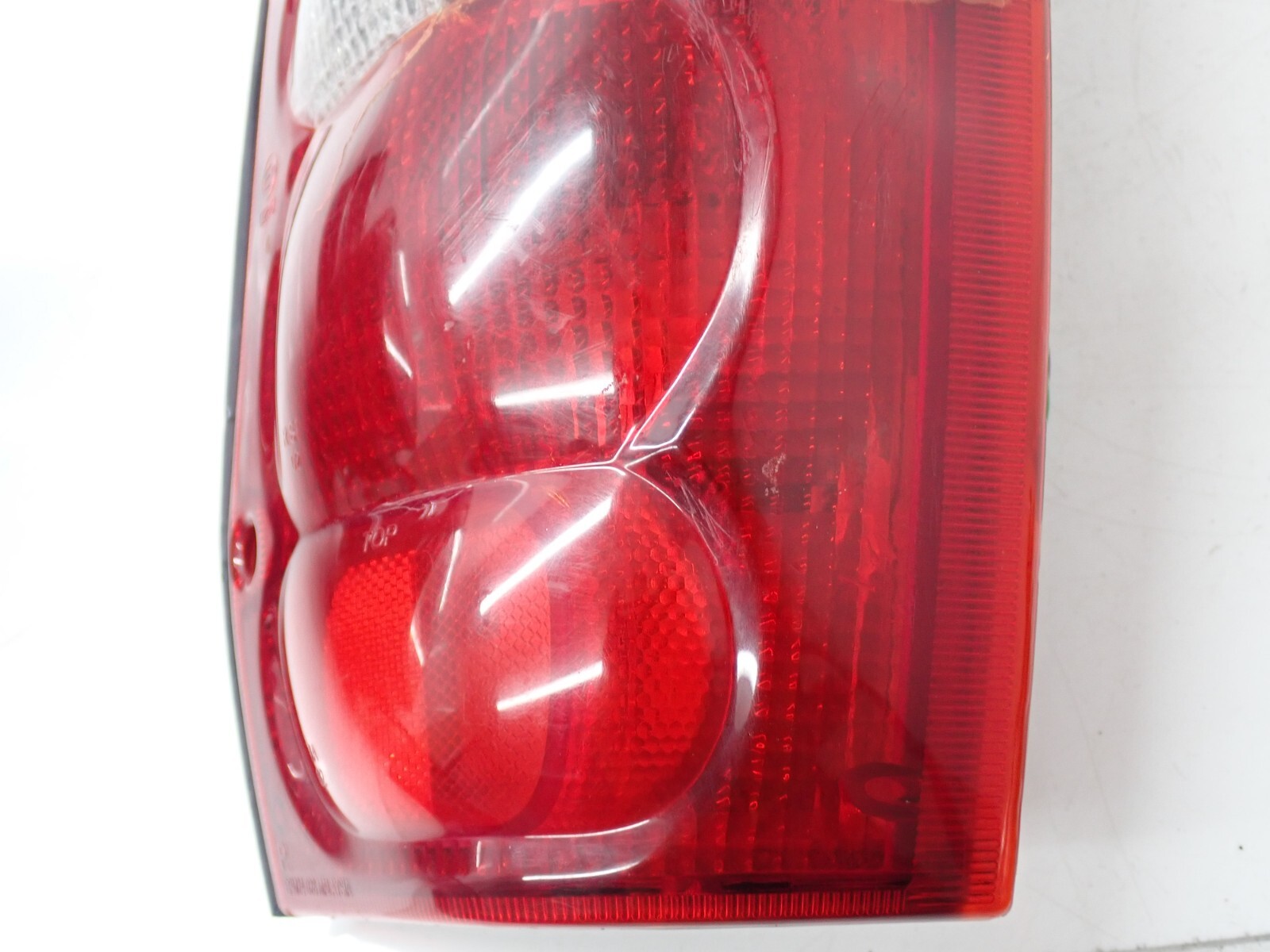 PROTON JUMBUCK / ARENA REAR LEFT PASSENGER SIDE LIGHT (CRACKED LENS ...
