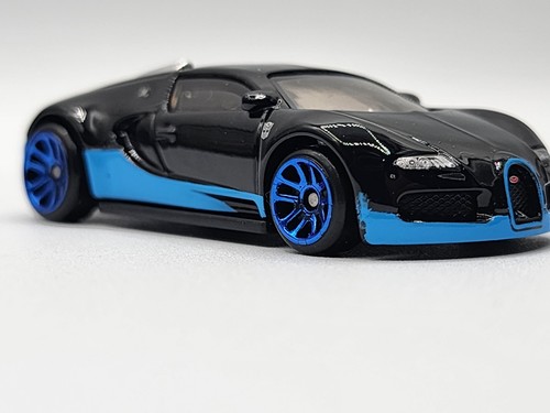 TRANSFORMERS Blue Bugatti Veyron 4/5 Collectible 1:64 Scale Diecast ...