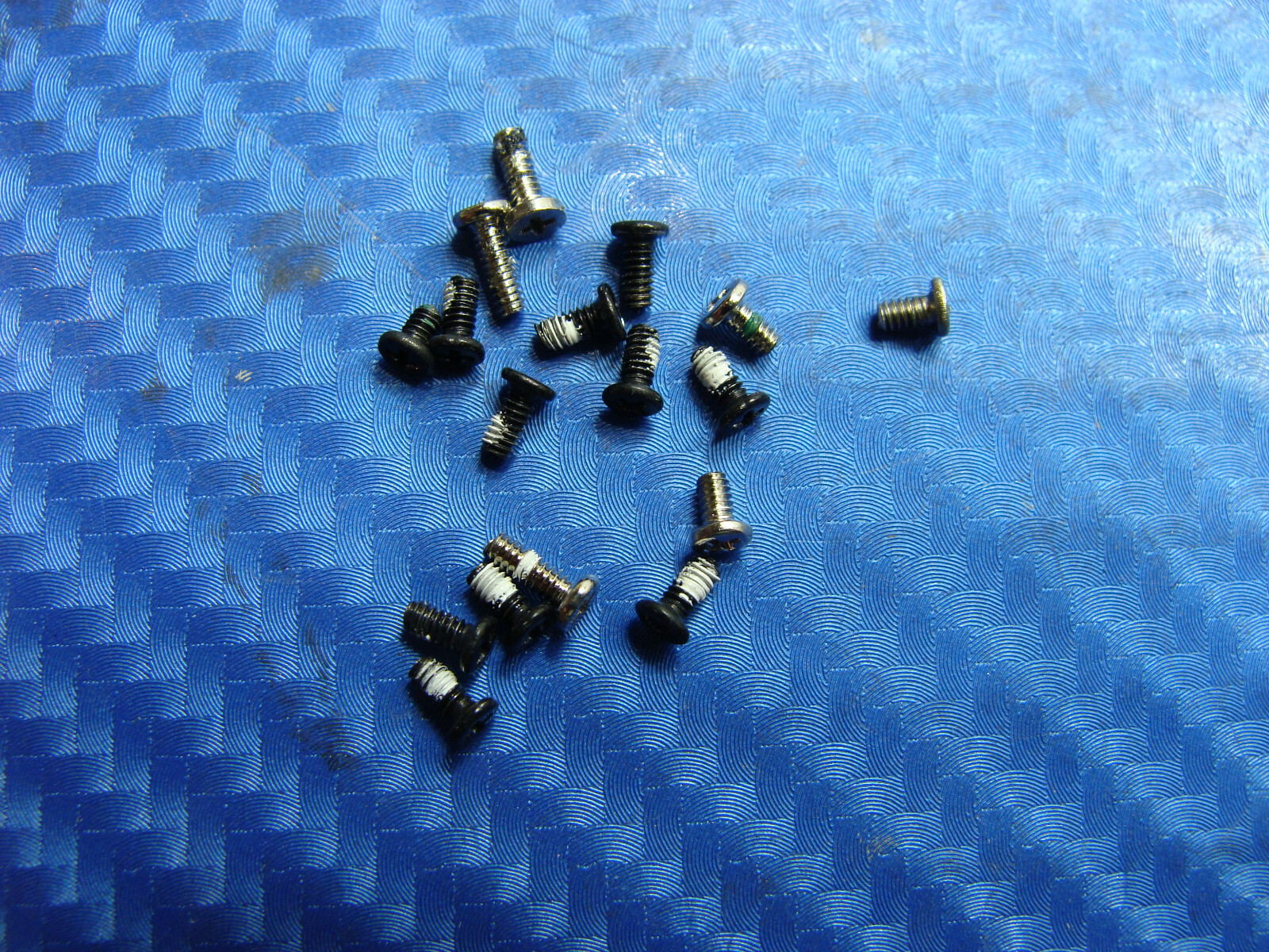 Samsung Galaxy S5 SM-G900T 5.1" Genuine Phone Screw Set Screws For Case ...