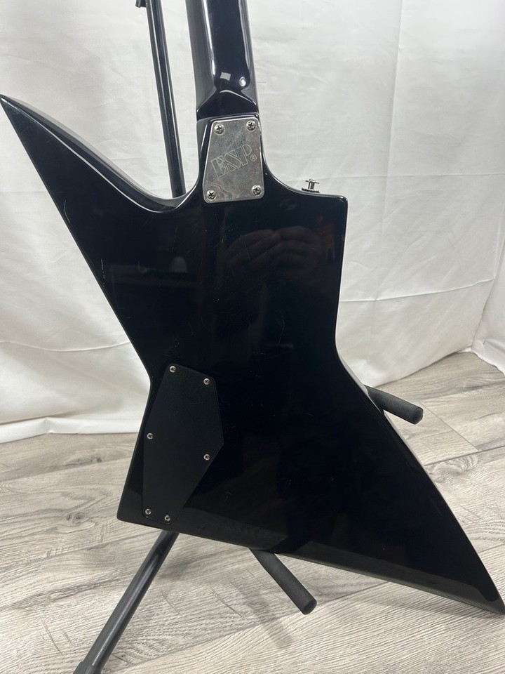 ESP LTD Explorer Electric Guitar EX-50 W Demarzio Pickups in Coffin ...