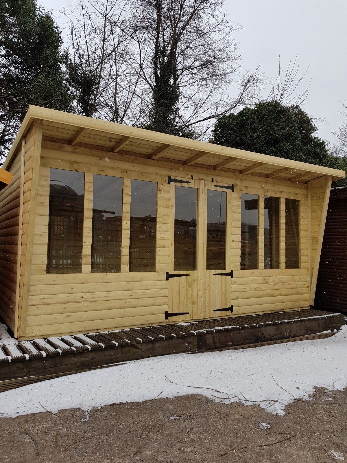 16x10 SUMMERHOUSE PENT + 2FT CANOPY 19 MM T/G LOG 3X2 CLS FRAME 19MM T ...