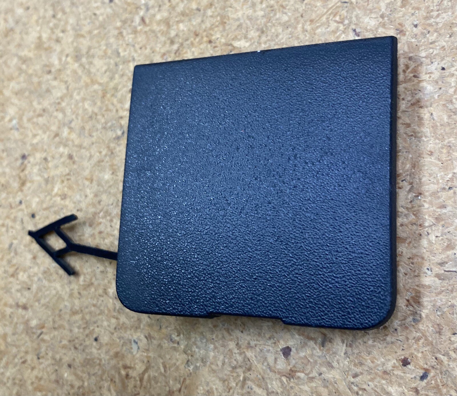 2018-2019 EQUINOX REAR BUMPER SQUARE TOW EYE COVER GM # 84335833 | eBay