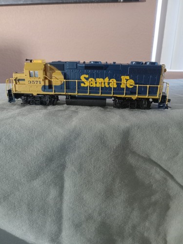 Athearn HO ATSF Santa Fe GP40-2 EMD Powered Locomotive #3571 Blue Box ...