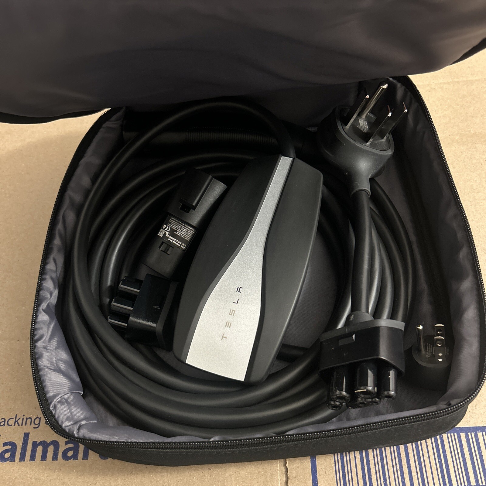 OEM Gen 2 Tesla Mobile Charger w/ 14-50, 5-15, and SAE J1772 Adapters ...
