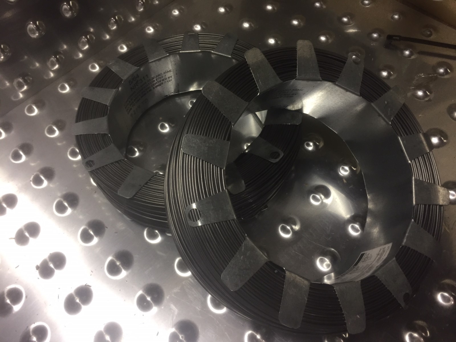 LINCOLN ELECTRIC 5/64" INNERSHIELD NR-311 15LB. (I HAVE TWO TO BE SOLD ...