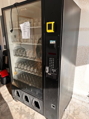 Dixie Narco BevMax 5591 Glass Front Beverage Vending Machine FREE ...