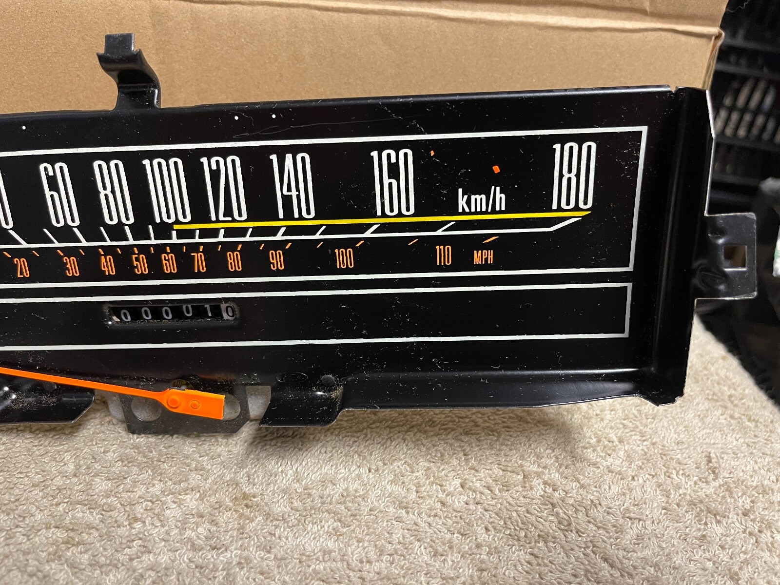 NOS 1978 FORD D8AF-17265 SPEEDOMETER 180 KILOMETERS KM/H /110 MPH GAUGE ...