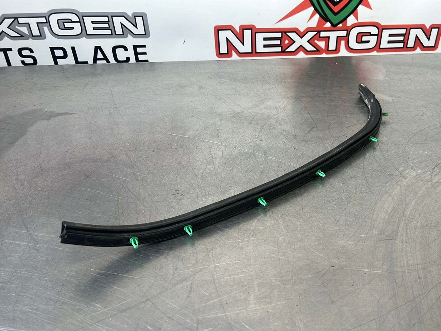 05-13 C6 CORVETTE RH PASSENGER DOOR JAM SEAL WEATHERSTRIP OEM #224 | eBay