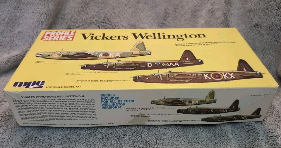 Vintage MPC Profile Series Vickers Wellington 1/72 Plane Model Kit #2 ...