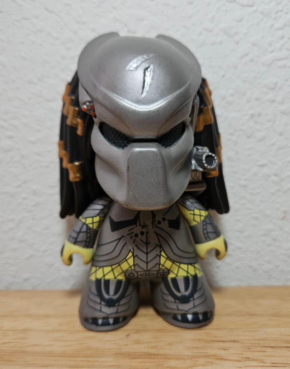 Loot Crate Exclusive Predator 3" Vinyl Figure Alien VS Predator Titans ...