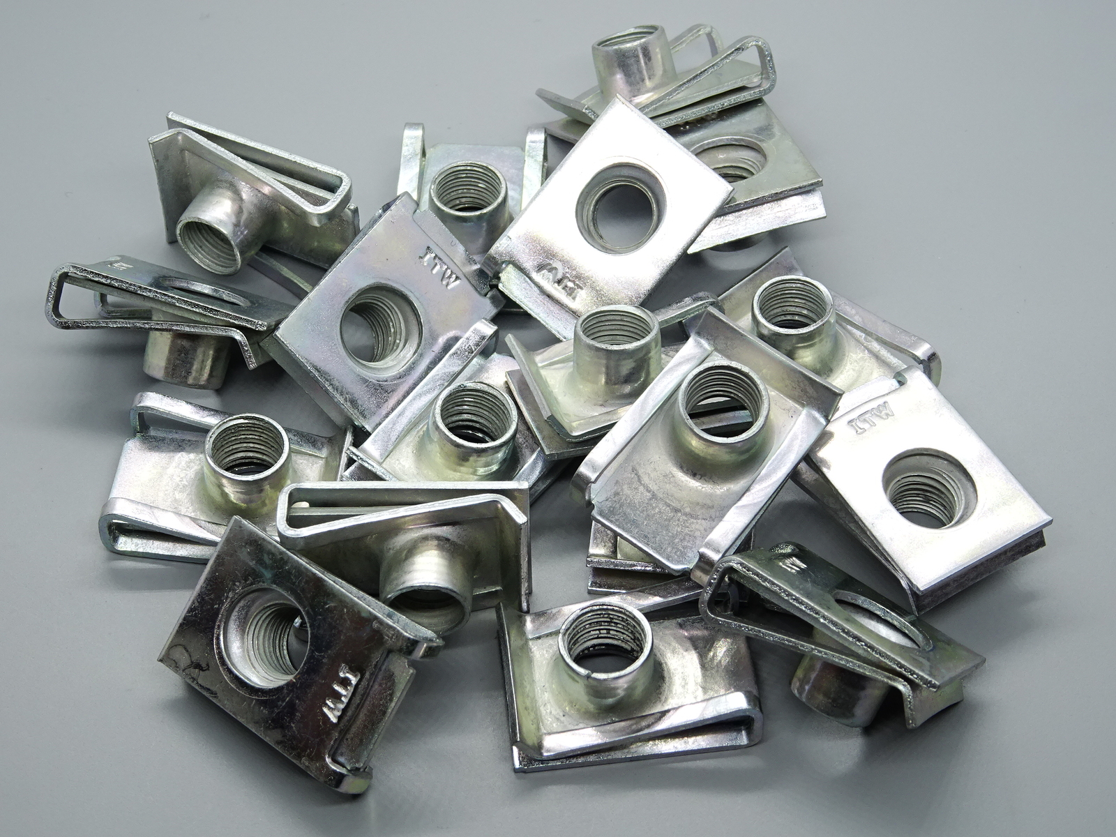 10 Blechmutter Federmutter M8 für Bmw Mini Ford Mercedes Peugeot ...