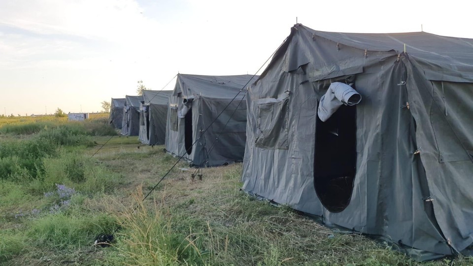 Green US Army Poles Supported Tent 16x16' and 16x32' 16x48' NSN 8340-00 ...