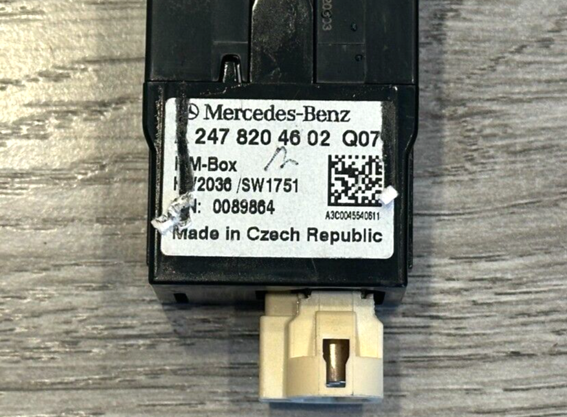 Genuine Mercedes-Benz USB Port 247-820-46-02 for sale online | eBay