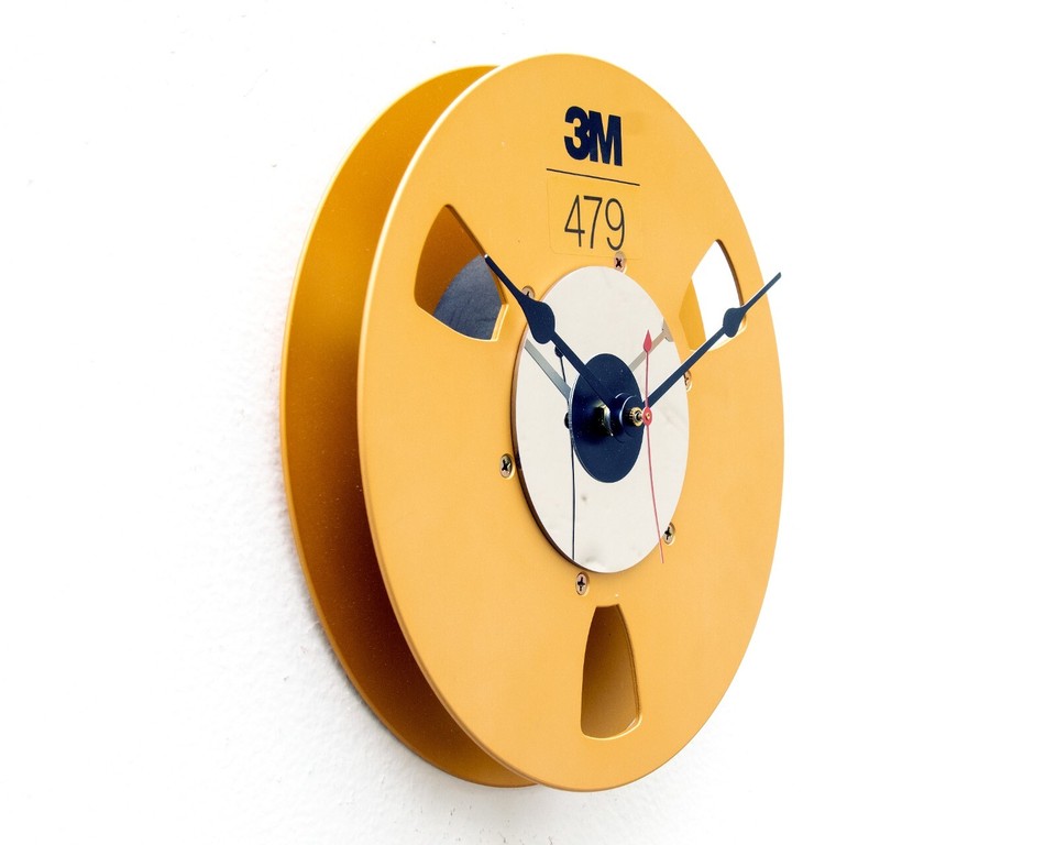 Recycled 3M Video tape reel wall clock, antique, upcycle, battery, time ...