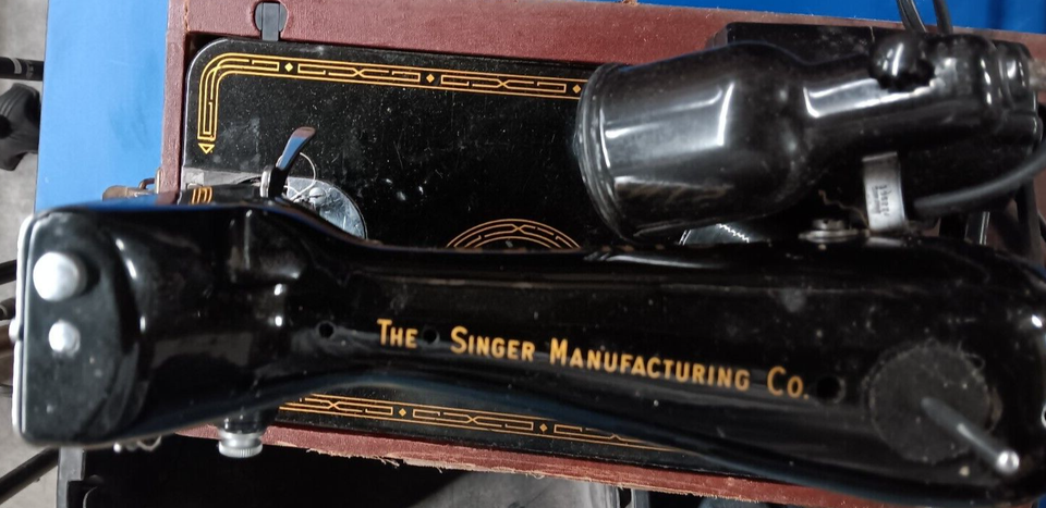 COLLECTIBLE.VINTAGE.EXCLUSIVE.UNIQUE.SINGER SEWING MACHINE 185 K3 ...