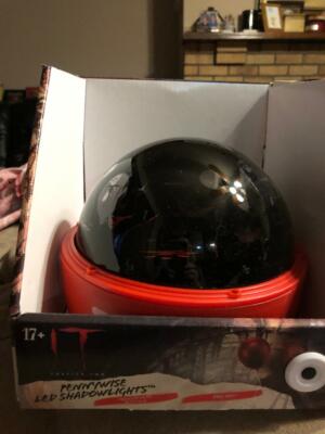 HALLOWEEN PENNYWISE LED SHAWDOWLIGHTS PROJECTS TO 10FT.. NEW. | eBay