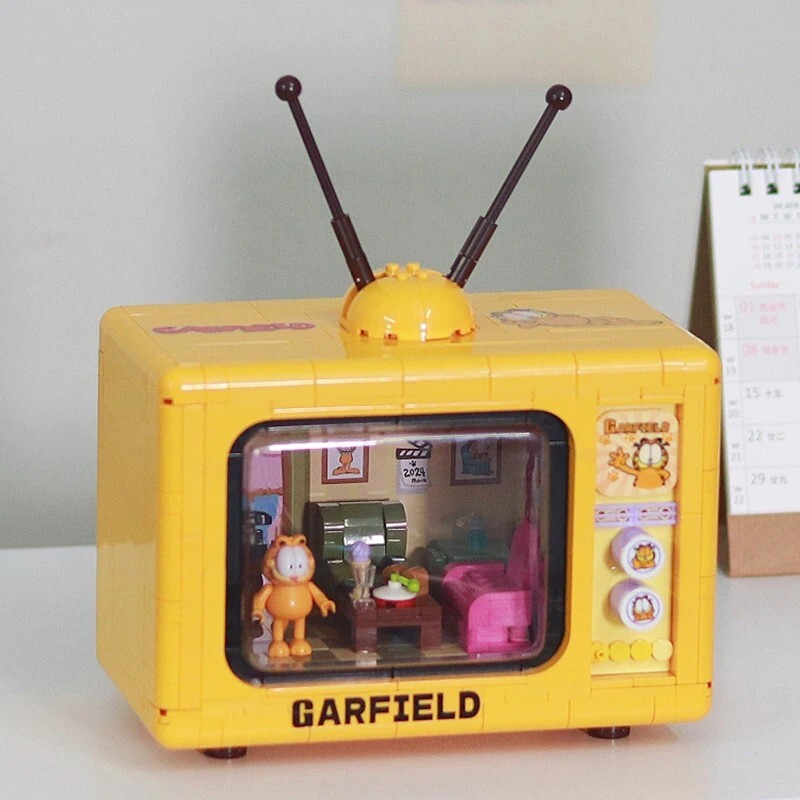 Build Your Fun: 1056pcs Garfield Series Convertible TV Model Bricks! | eBay
