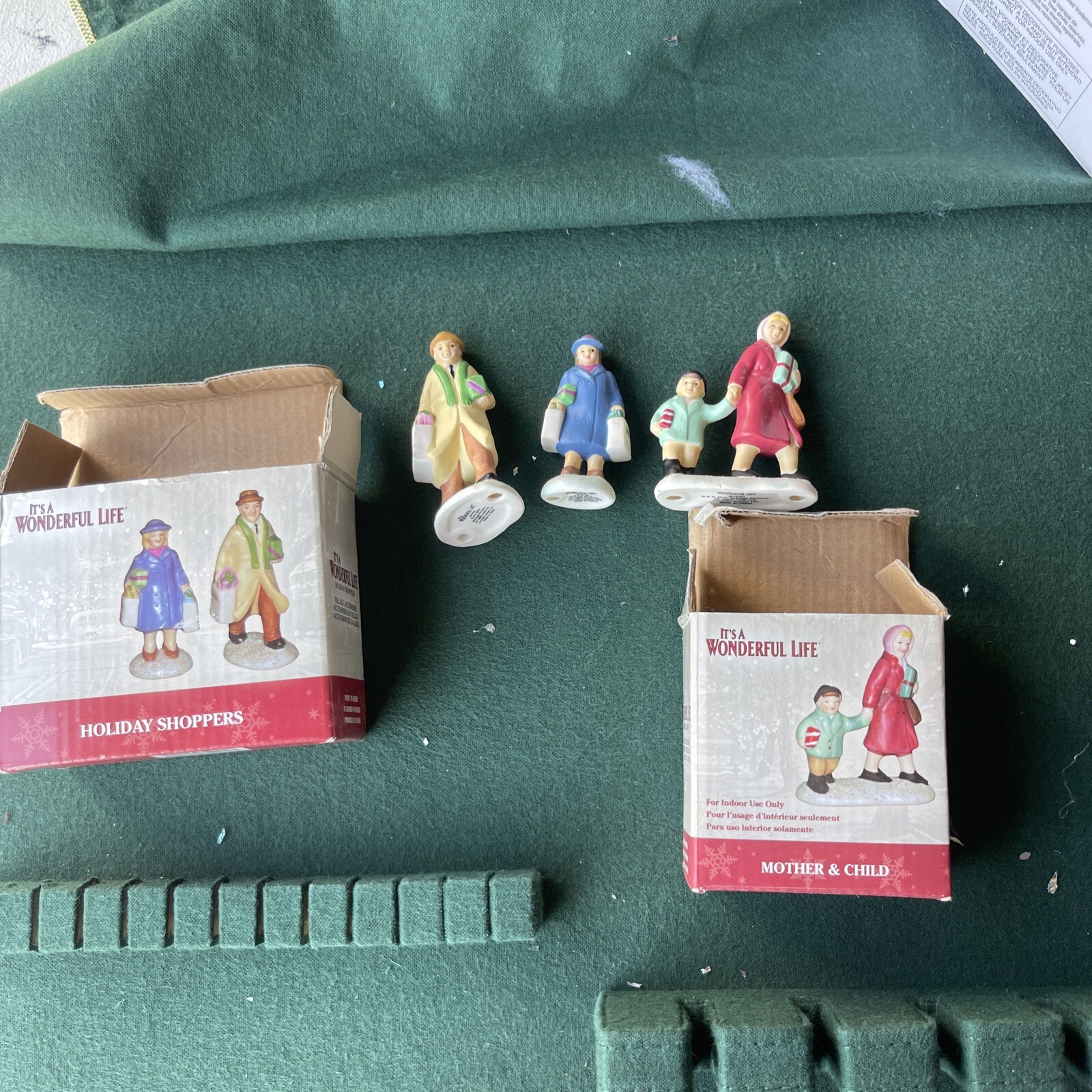 It's A Wonderful Life Enesco 4019781 HOLIDAY SHOPPERS 2010 Lot Of 3 | eBay