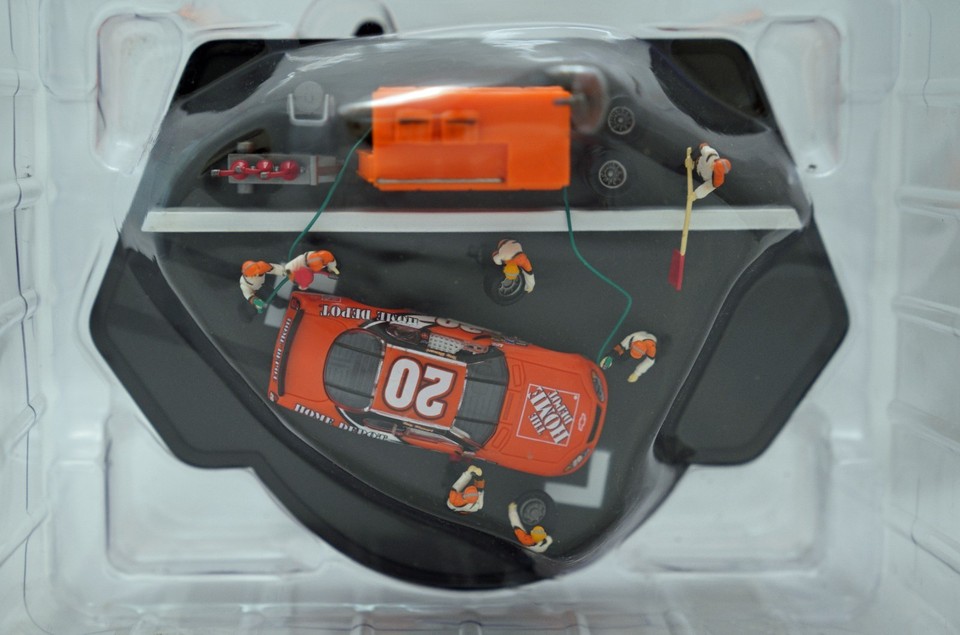 2004 NASCAR PIT STOP MUSICAL Action Collectable Featuring TONY STEWART ...