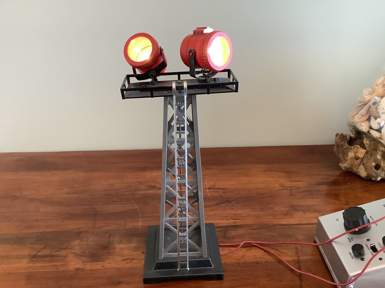 Marx Twin Red Searchlight Floodlight Tower Model Railroad Train Layout ...