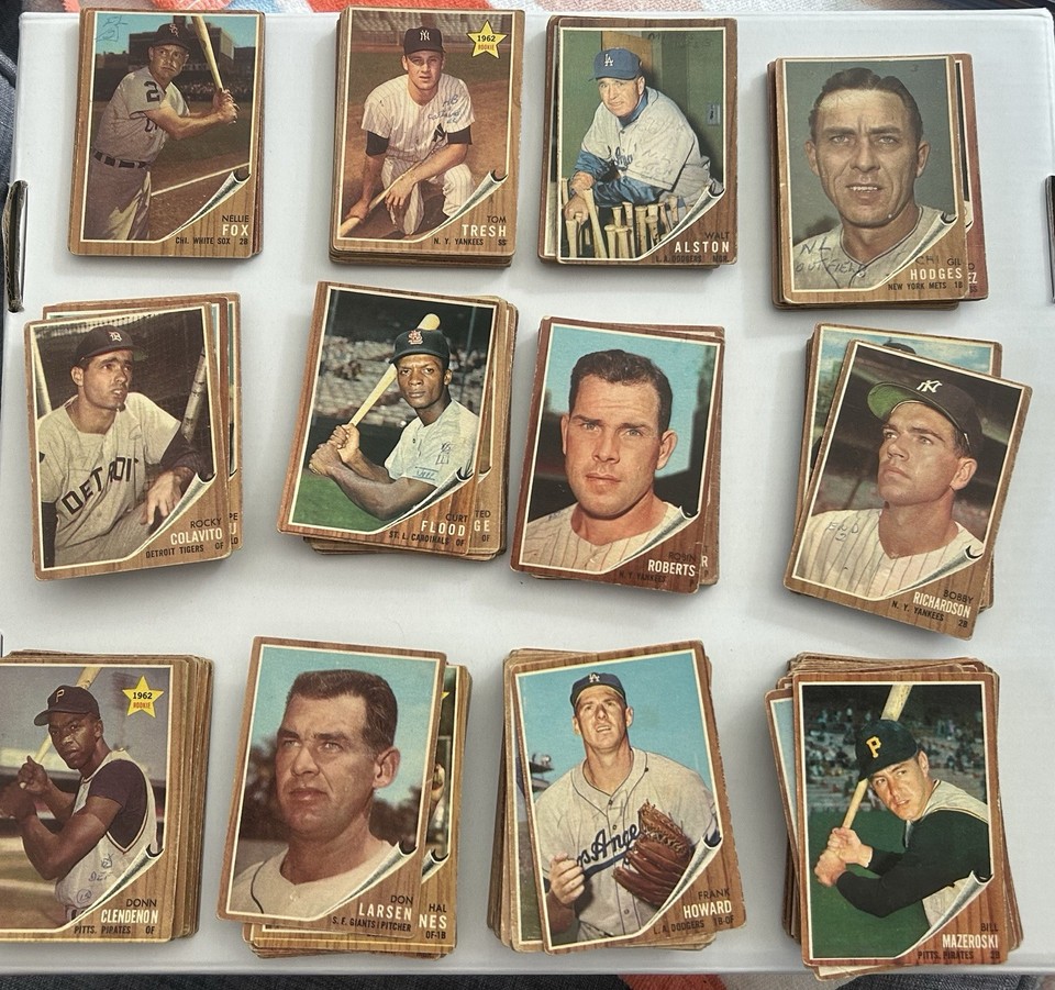 LOT OF 200+ 1962 TOPPS BASEBALL CARDS MUSIAL YAZ KALINE ROBINSON ...
