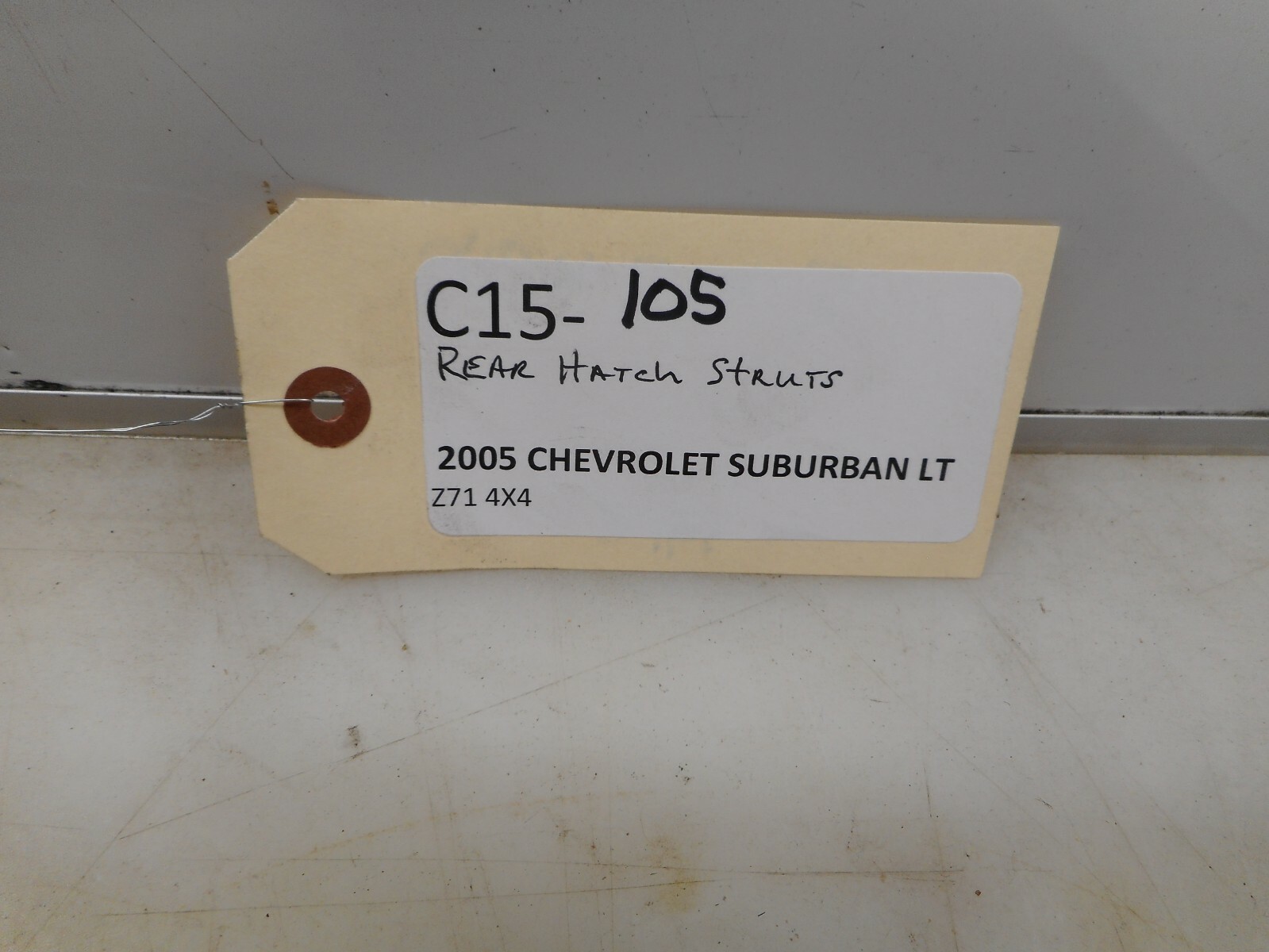 2005 CHEVY SUBURBAN REAR HATCH STRUTS | eBay