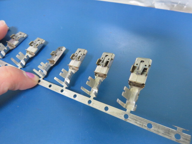 DELPHI 12092445 Qty of 50 per Lot TERMINAL 8 GA 800 SERIES | eBay