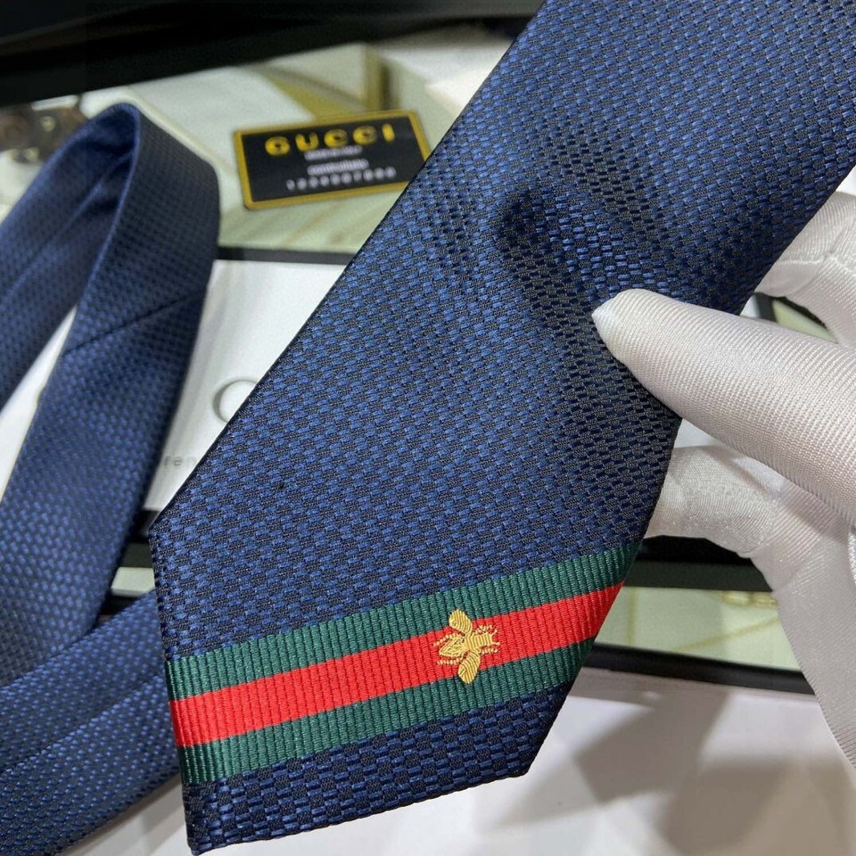 Blue Gucci Bee Pattern 100% Silk Tie | eBay
